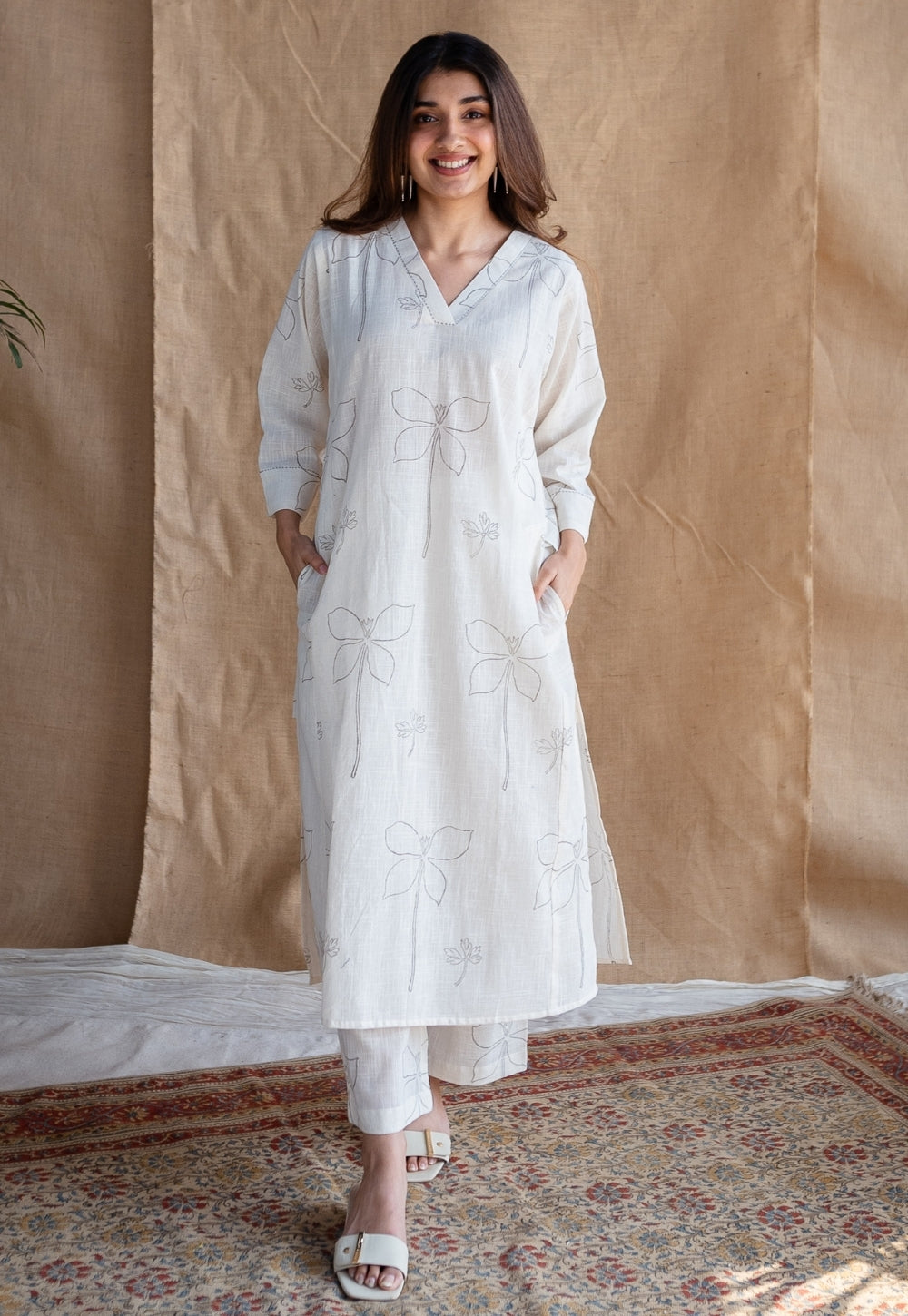 INDIAN ETHNIC WOMEN'S Aairah Dabu Slub Cotton Hand Embroidered Co-ord ...