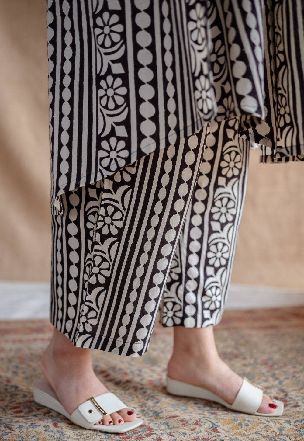 Indian Ethnic Women's Raahi Fakira Mul Co-Ord Set – THE INDIAN ETHNIC CO.