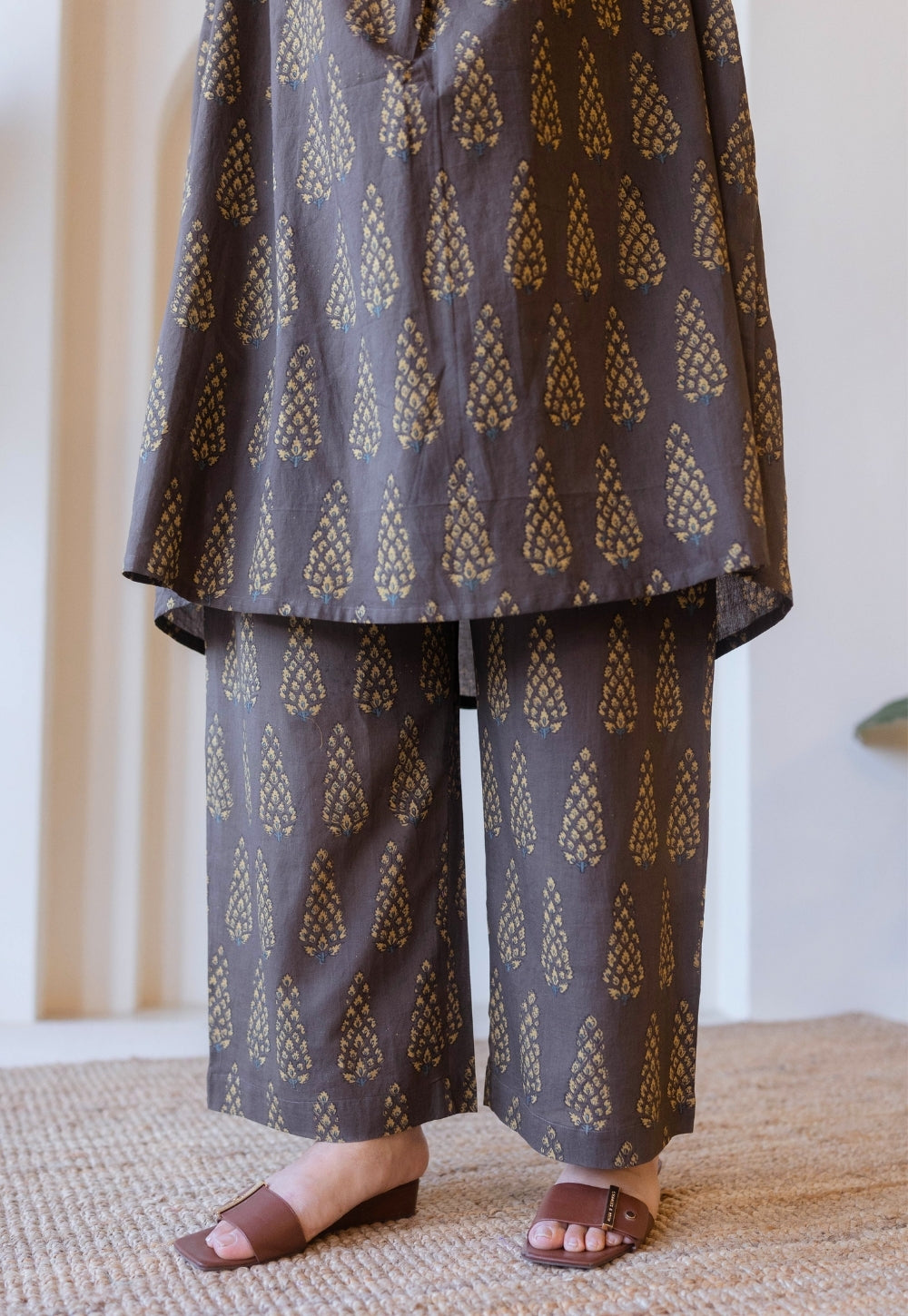Yashi Brown Ajrakh Cotton Straight Pant – THE INDIAN ETHNIC CO.