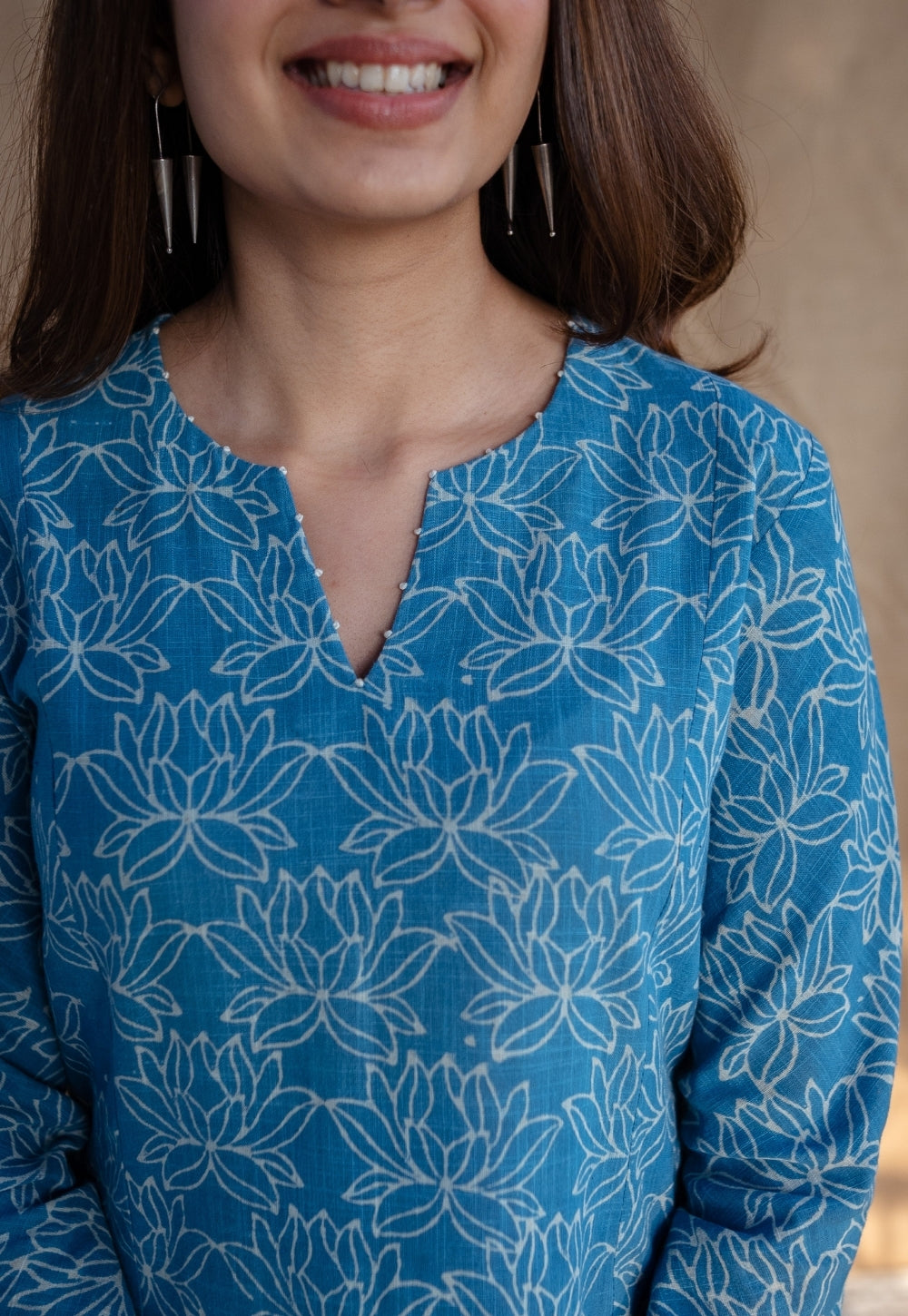 INDIAN ETHNIC WOMEN'S Azina Dabu Slub Cotton Hand Embroidered Kali ...
